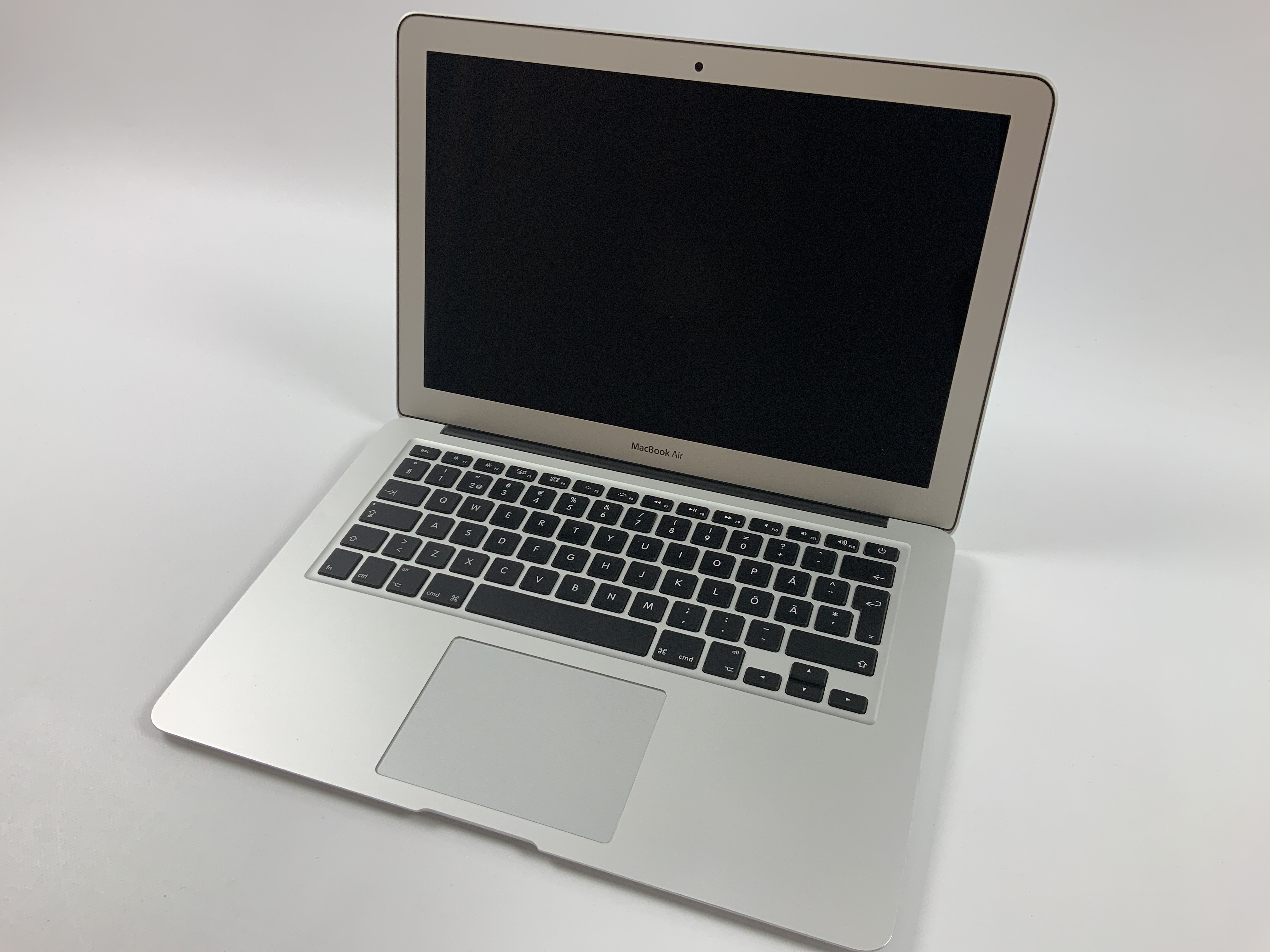 MacBook Air 13" Intel Core i5 1.6 GHz / 4 GB RAM / 128 GB SSD / Early ...